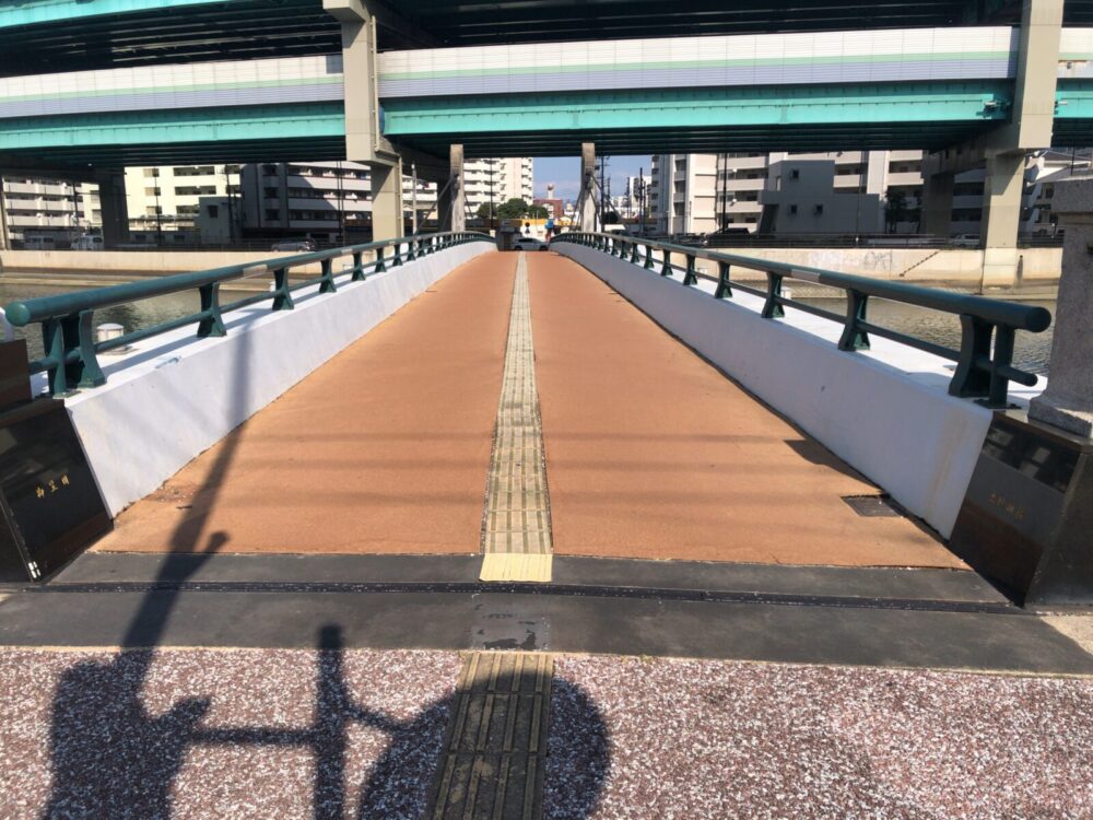 Exploring ‘Ebisu Bridge’ During the Day – Explore Fukuoka